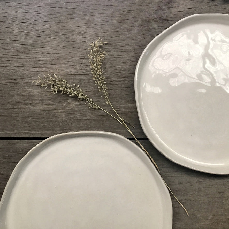 Oliver large plate – Oak and Bone